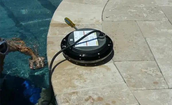 How To Wire A Pool Light?